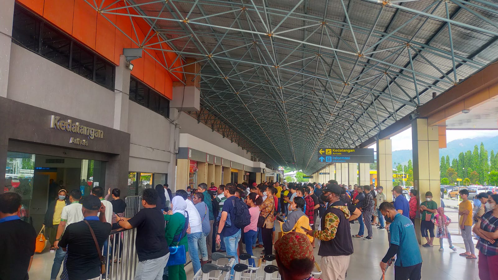 Sempat Siaga II Akibat Kerusuhan Hari Ini, Operasional Penerbangan di ...